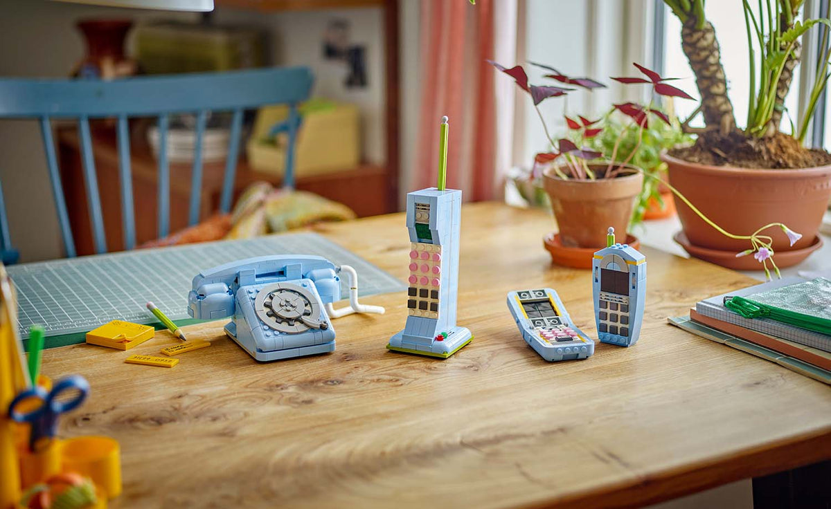 31174 | LEGO® Creator 3-in-1 Retro Telephone – LEGO Certified Stores
